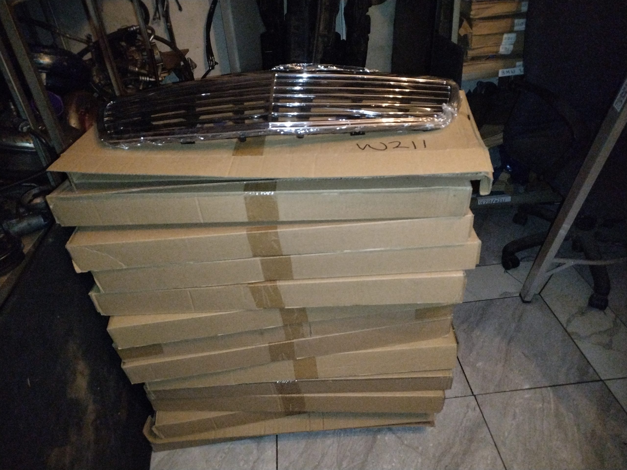 Main Grill W211 E Class On special-Preface New - Makayi Auto Group