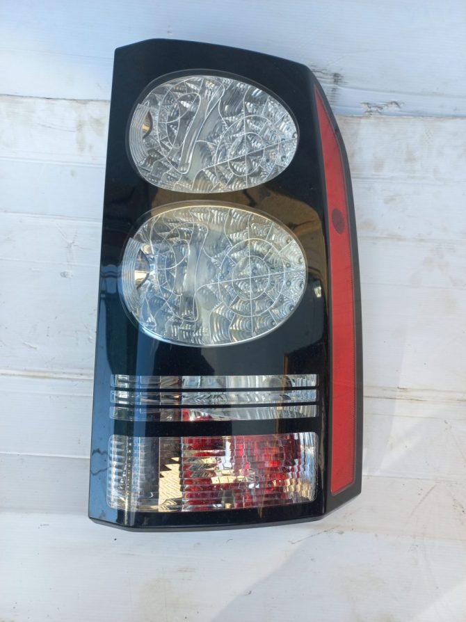 Rear Taillight Discovery 4 LR4 L319 Facelift Right used - Makayi Auto Group